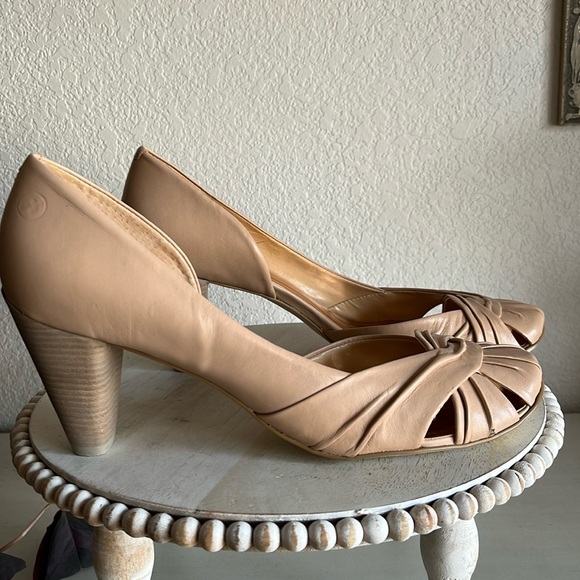 Bronx | Shoes | Bronx Landra Closed Toed Pleated Pump New Size | Poshmark